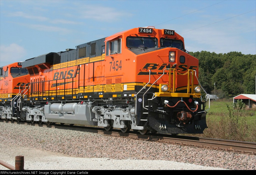 BNSF 7454